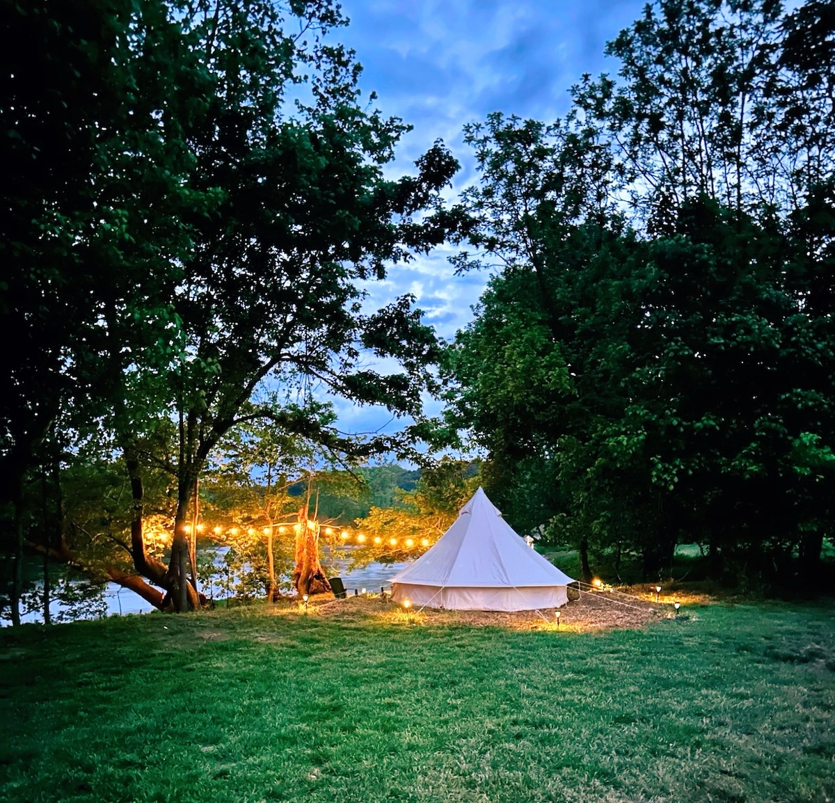 South River Farm Royal View - Yurt on Shenandoah - Yurts for Rent in ...