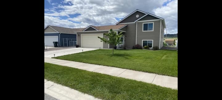 4 Bedroom Home Close To Town - Kalispell, MT