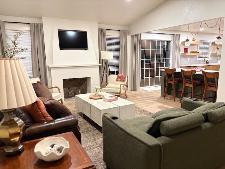 Location! Cozy Entire Home:biking Hub Dtb+hot Tub - Bentonville, AR