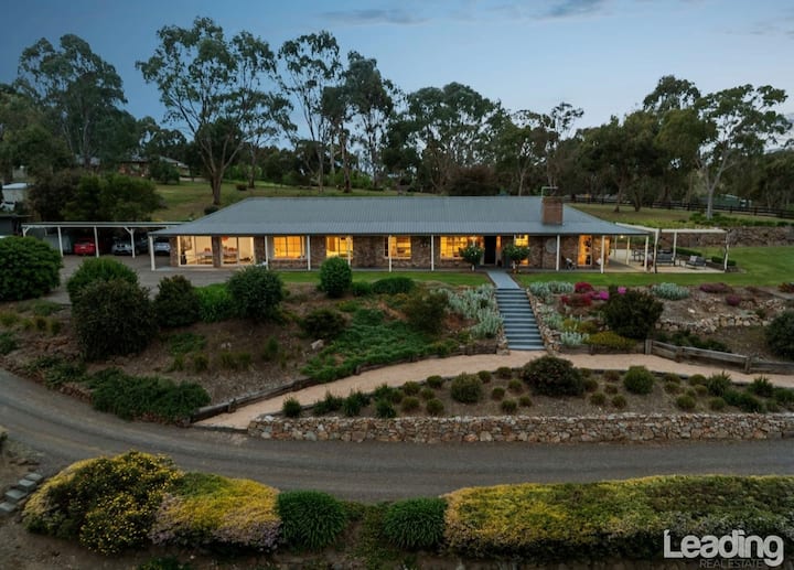 Duong Mountain Retreat - Sunbury