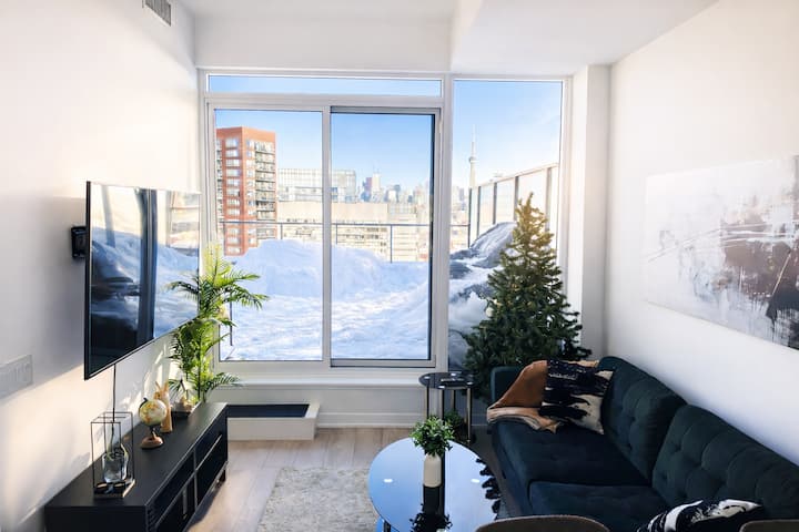 Modern Condo, Lake & Cn Tower View - Large Terrace - Toronto, ON