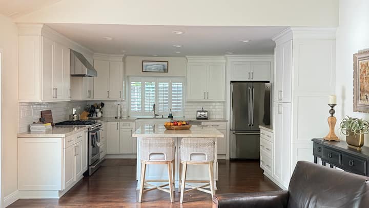 Family Friendly Beachside Backyard + Ac + Fire Pit - Encinitas, CA