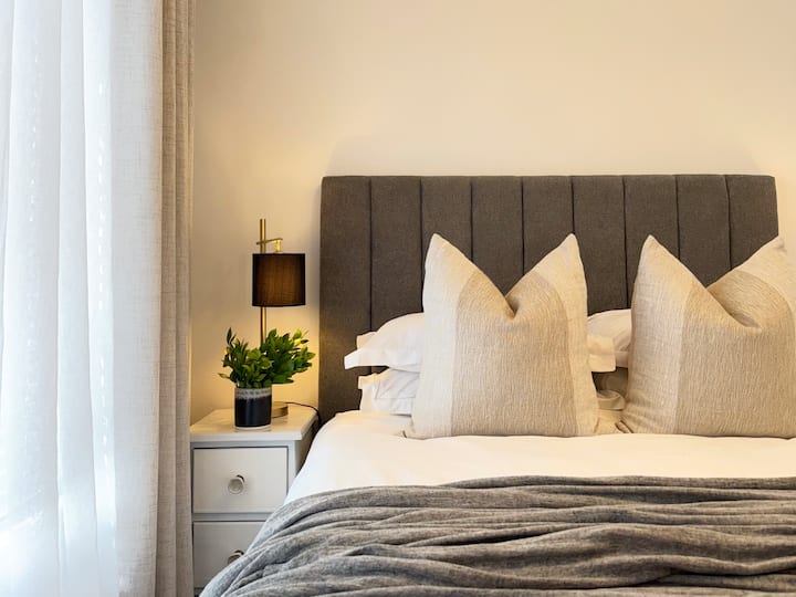 Comfy Living In Gated Complex •2bed 1bath •Garden - Südafrika