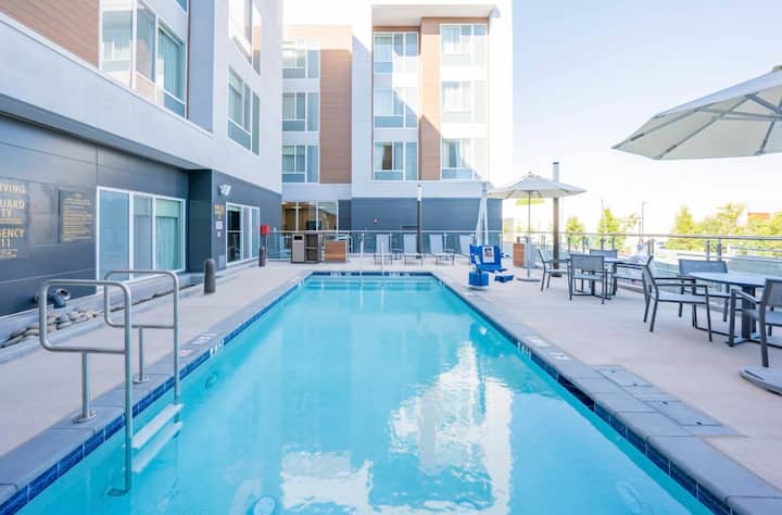 Stylish Combo Of 3 Kitchen Suites W/ Breakfast - Mountain View, CA