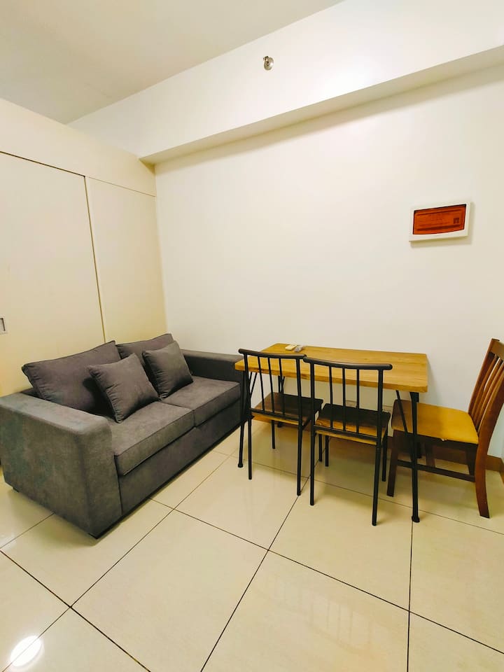 Spacious 1 Br At South Residence - Las Piñas