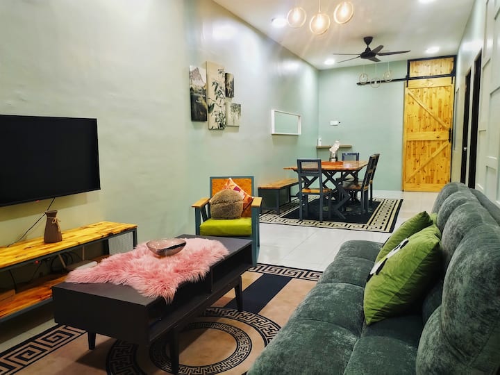 Rumah Luas Fully Aircond L 10 Pax L Easy Parking - Teluk Intan