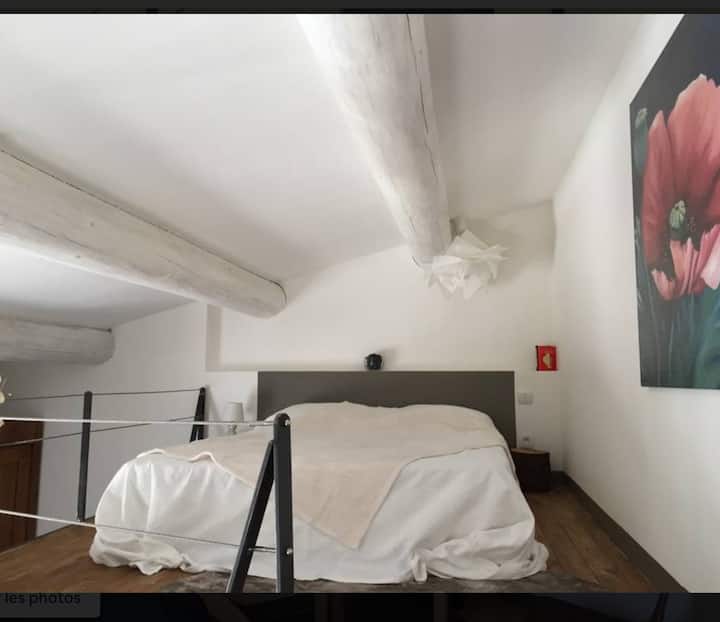Studio Avec Mezzanine - Cucuron