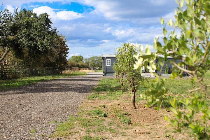 Couple Retreat | Puppy Lounge, Games Room, Arcades - Market Rasen