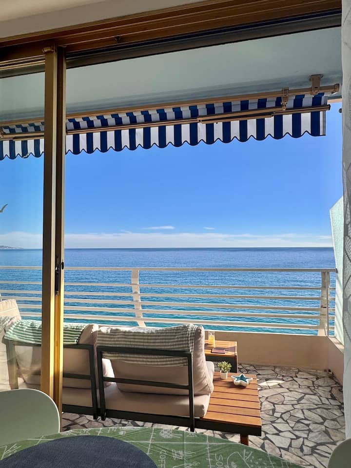 Front De Mer Rénové, Cuisine éQuipée, Parking - Menton