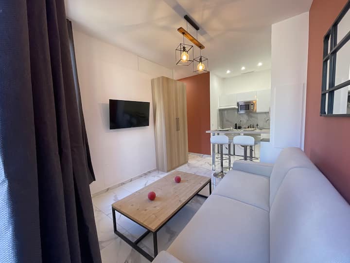 Joli 2p Moderne à Nice ! Proche Marché Libération - Nizza