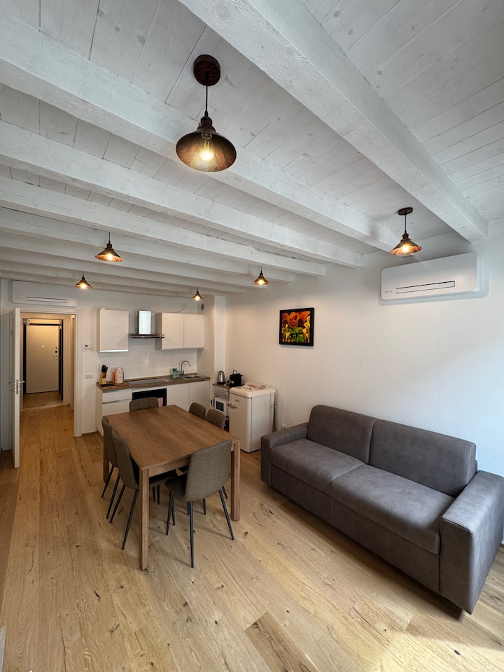 Loggia Tre Piazze Apartments - Brescia