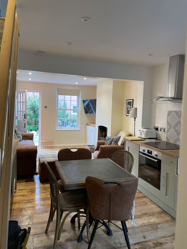 Cottage Of Content - Mersea Island