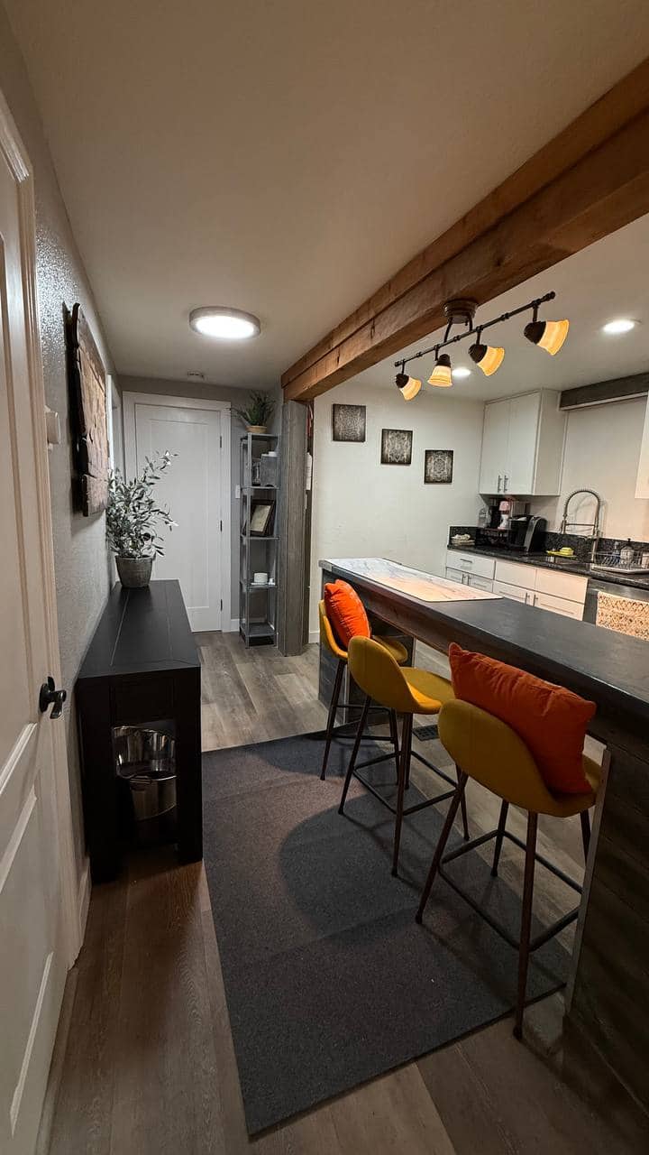 Cozy 2bd 0.5 Mi From Downtown Sacramento - Sacramento