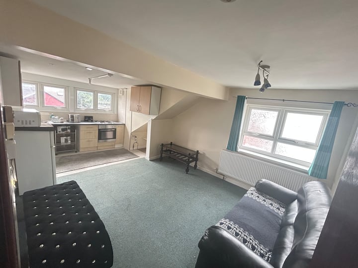 Cozy Flat With Great Transport - Stockport