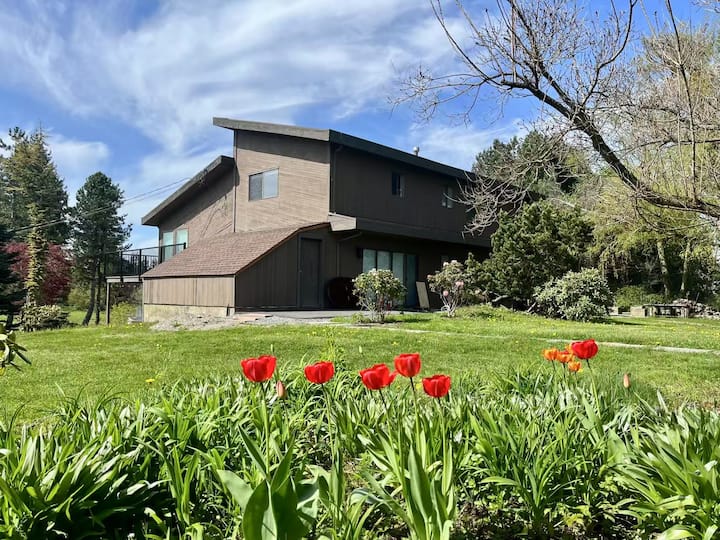 Sunshine Garden (3 Bedrooms, 2 Bathrooms) - Aldergrove