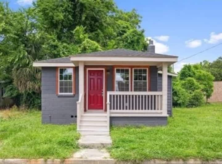 Savannah’s Chic Country Bungalow - Savannah, GA
