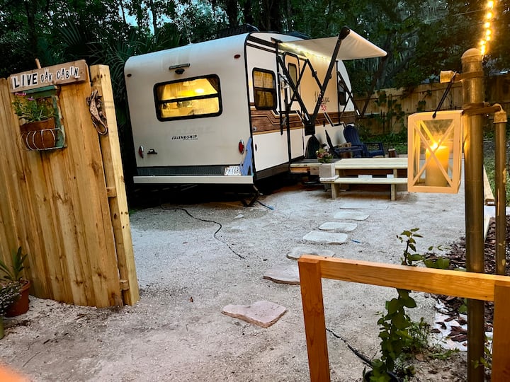 Cute Vintage Camper Near Uf, Downtown - Gainesville, FL