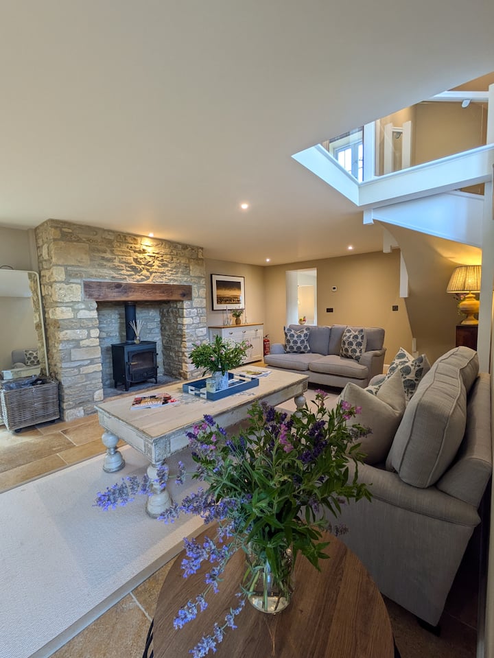 A Serene Cotswolds Hideaway - Bourton-on-the-Water