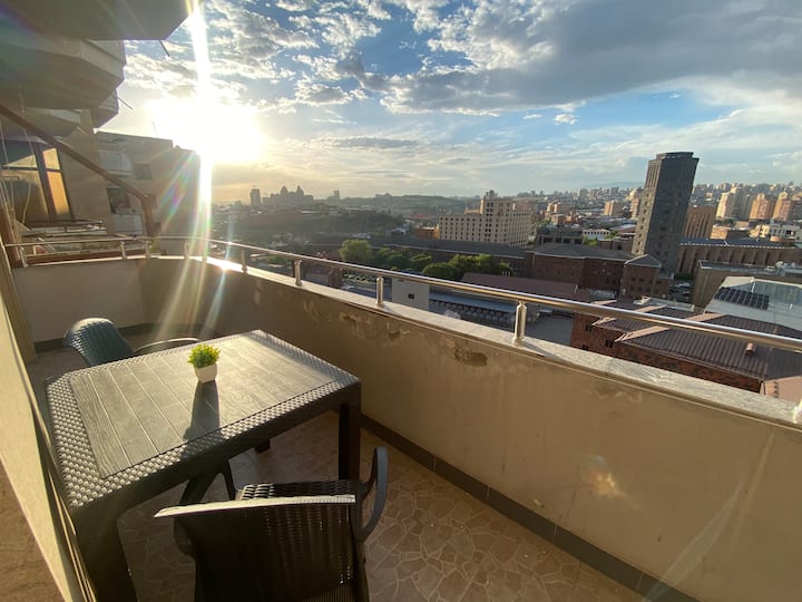 City View Balcony | Prime Spot - Jerewan