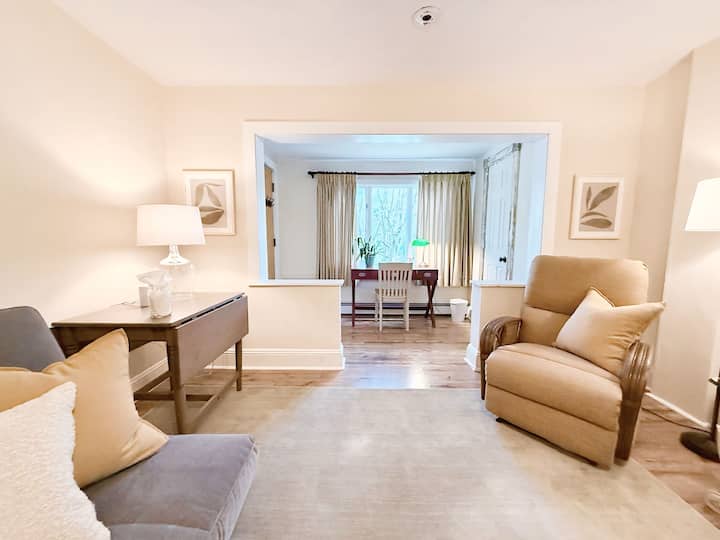 1br Haven W/ Private Deck - Walk Downtown - Princeton, NJ