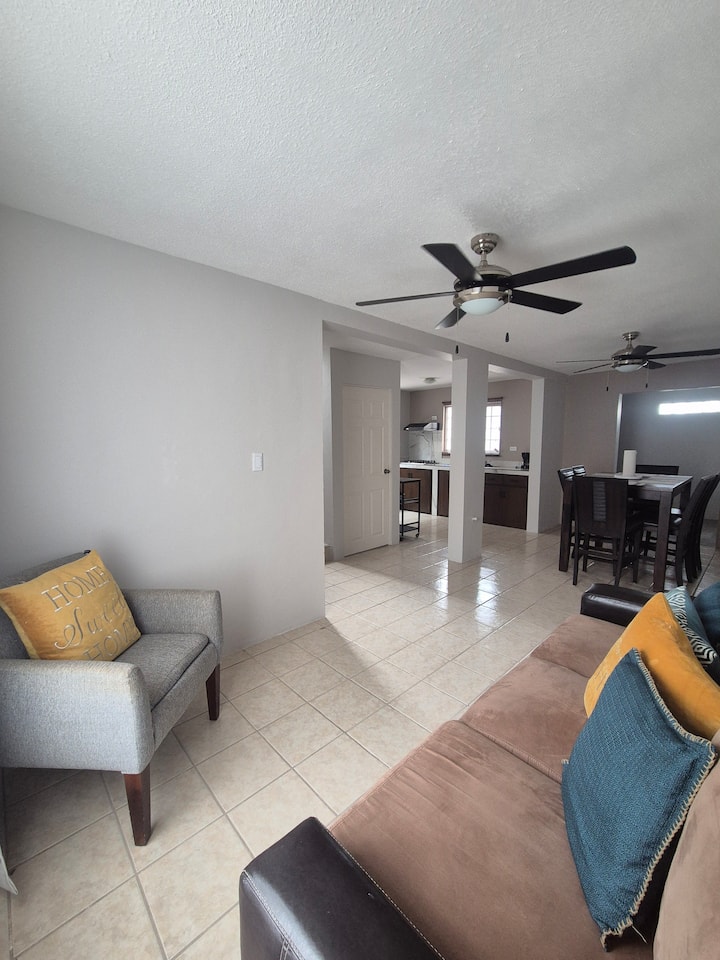 Residencia Completa. Moderna Y Céntrica, Ideal - Reynosa