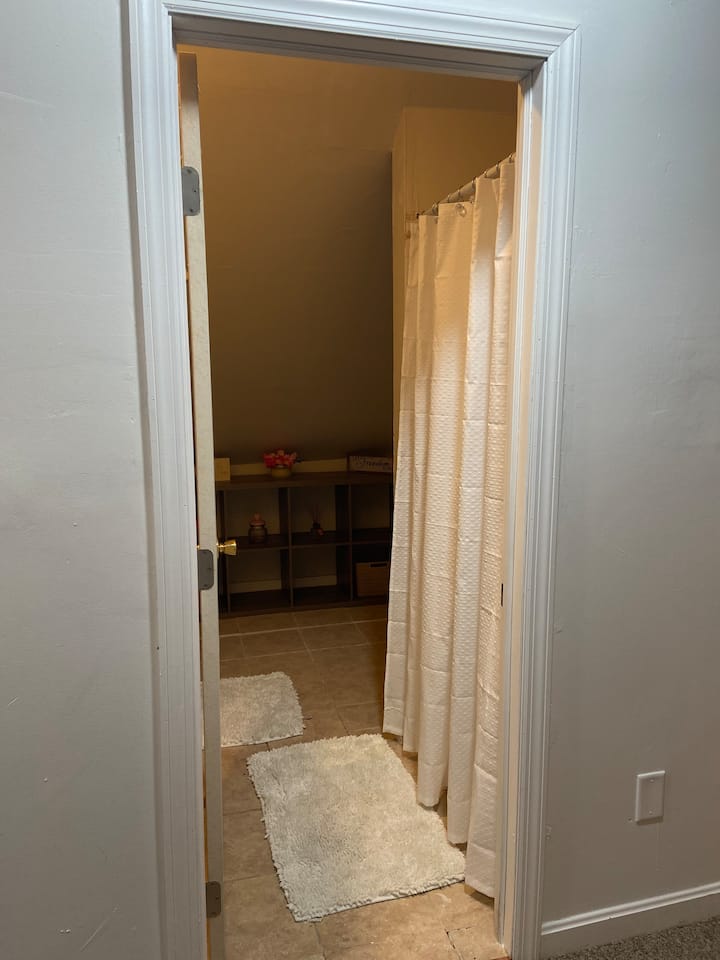 Charming Cozy Hideaway For Two! - Barrington, RI