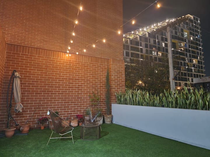 Moderno Mini Loft Zona 4 Con Jardín Privado Tv 65” - Guatemala City