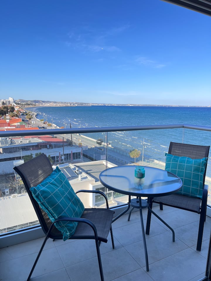 Sea View Apartment On Mackenzie - Larnaka