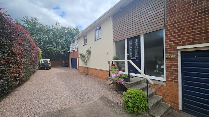 Two Bedroom Annexe With Hot Tub - Malvern