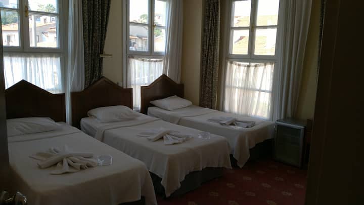 Antik Rıdvan Otel 
Triple Room - Çeşme