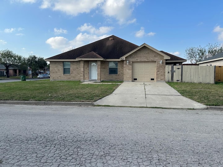 2br Ideal For Travel Nurses /Fam - Brownsville, TX