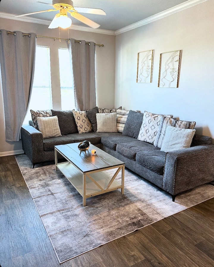 Modern Luxury 2br Getaway - Globe Life Field - Arlington