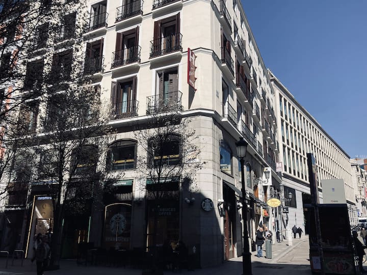 ÁTico Centro Histórico/attic Historic Centre. - Madrid