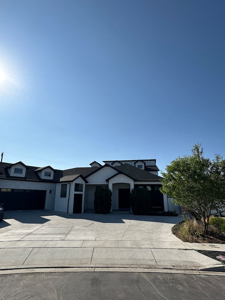 New Bsmt Apartment - Separate Entrance - Highland, UT