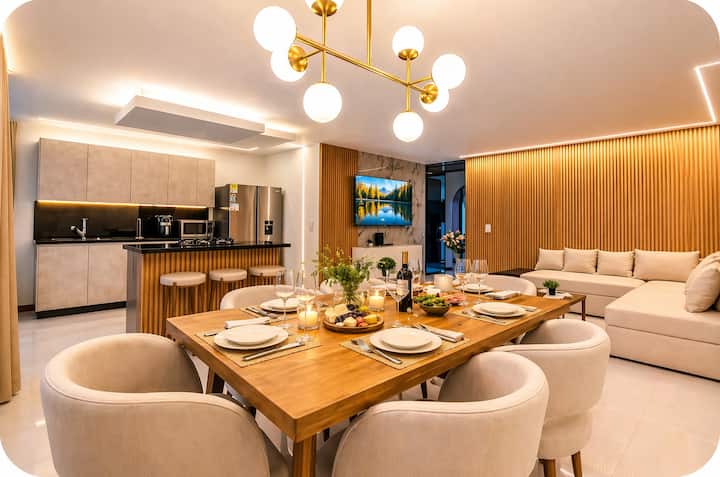 Luxury Laureles 4br | Ac + Private Deck For 13 - Medellín