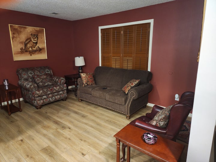 New Renovationed Home Near Asu, Nea, Stores, Etc. - Jonesboro, AR