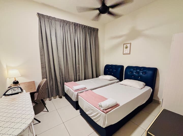 Studio Plus 1 With Netflix (Pool View) - Cyberjaya