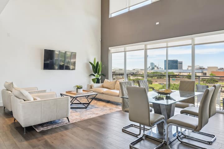 Downtown Dallas Penthouse No 602 - Dallas, TX