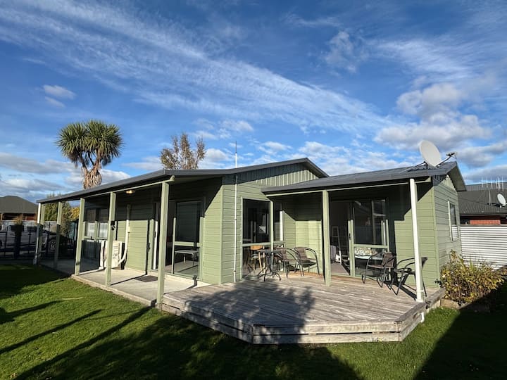 Te Anau Base — Warm, Cozy, Unforgettable - Te Anau