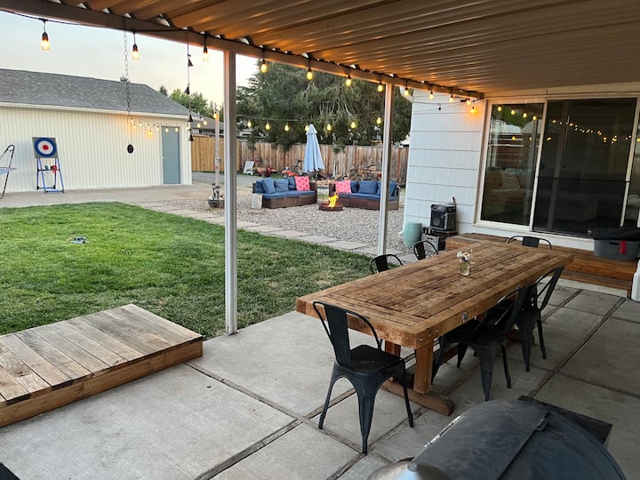 Grand Ole House W/ Pool & Hottub - Medford, OR