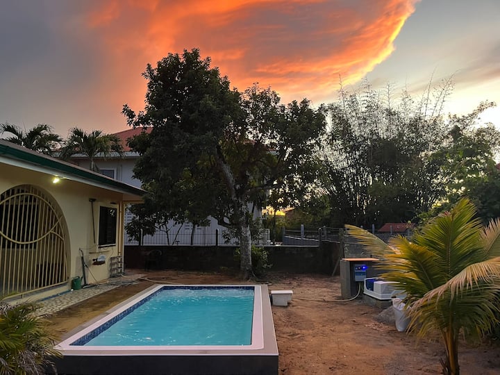 Confortable Bungalow Avec Piscine - Paramaribo