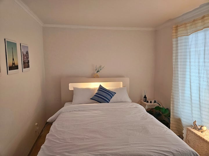 방3개/샤로수길/복층/서울대입구역3분/맛집/2호선/강남/친구,가족숙소 - 관양2동