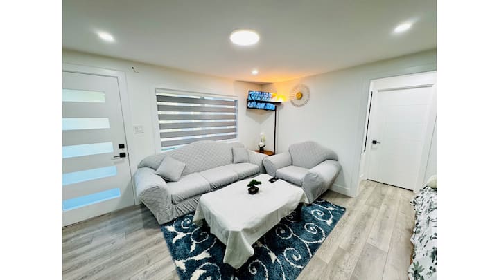 Stay Cozy In The Heart Of Abby - Abbotsford