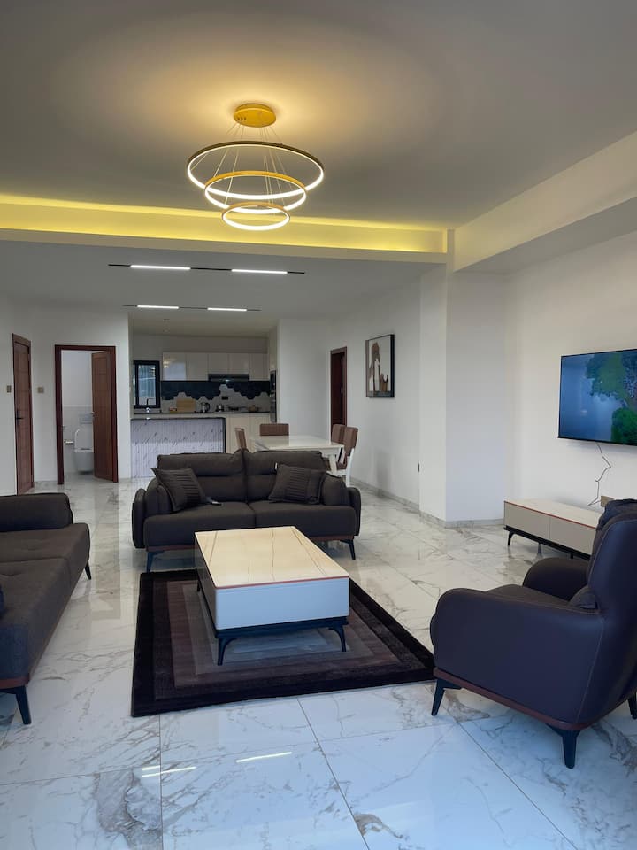 3 Large Rooms+ 1 Small Maid Room - Uganda