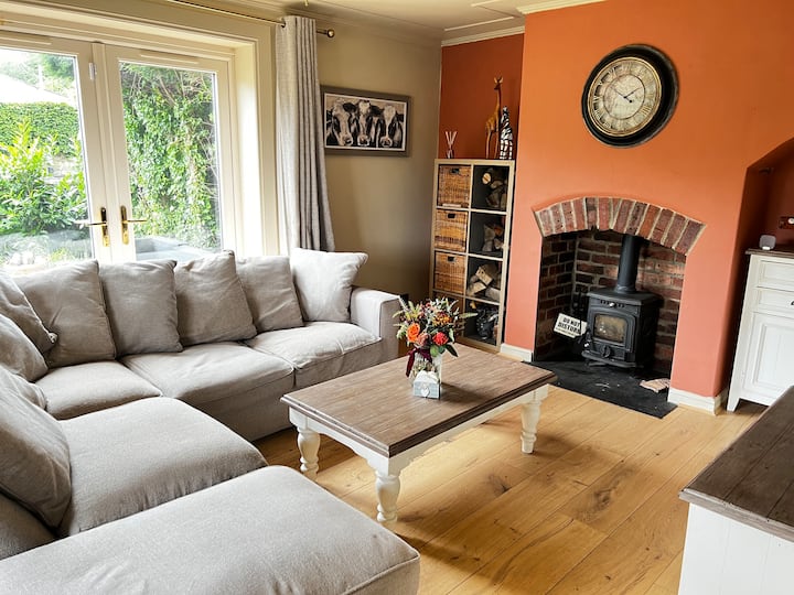 Countryside 4br With Sun Trap Patio & Cosy Fire - Bradford