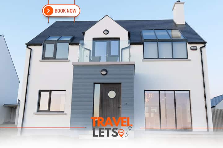 Beach Side Holiday Home, Sleeps 8 - Bundoran