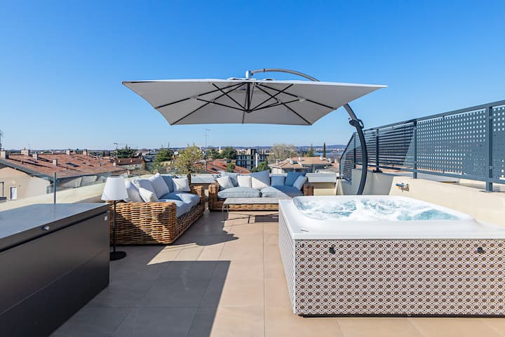 Neue Penthouse Wohnung Mit Whirlpool Und Garage - Sirmione