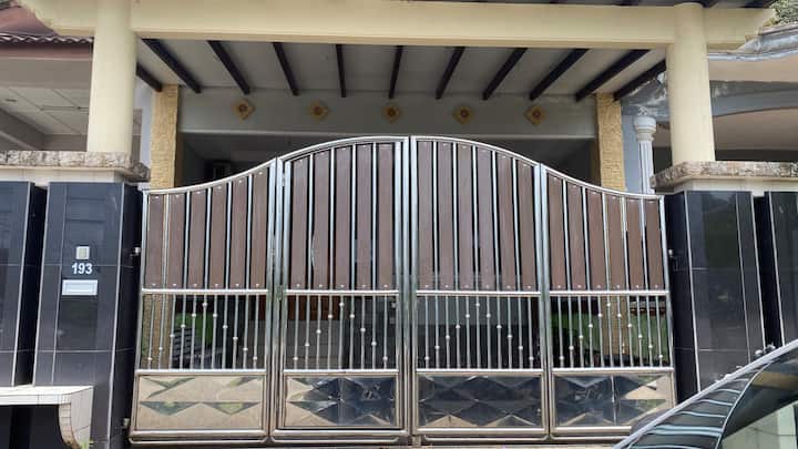 Homestay Ibu (Taman Desa Kulai) Muslim Only - Kulai