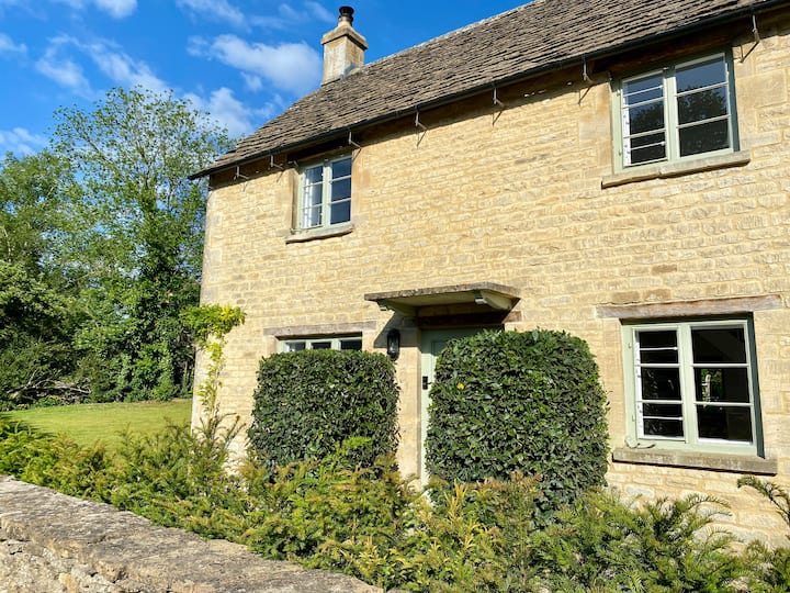 Stunning, Cosy Cotswolds House & Beautiful Garden - Bibury