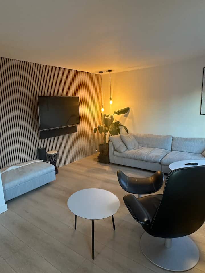 2 Værrelses Lejlighed, Tæt På By - Odense